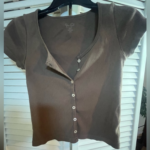 Brandy Melville | Tops | Brandy Melville Brown Crop Button Down Shirt ...